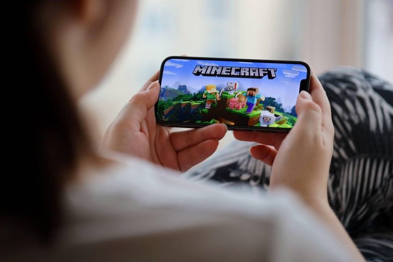 Building Intelligent Worlds: How AI is Revolutionizing Minecraft ...